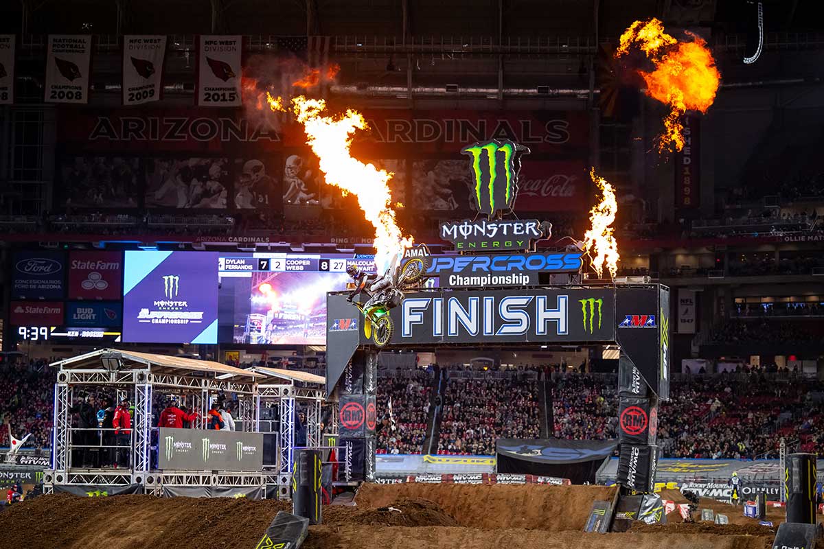 Ken Roczen Wins Supercross in Glendale, Arizona - DirtSportsWorld